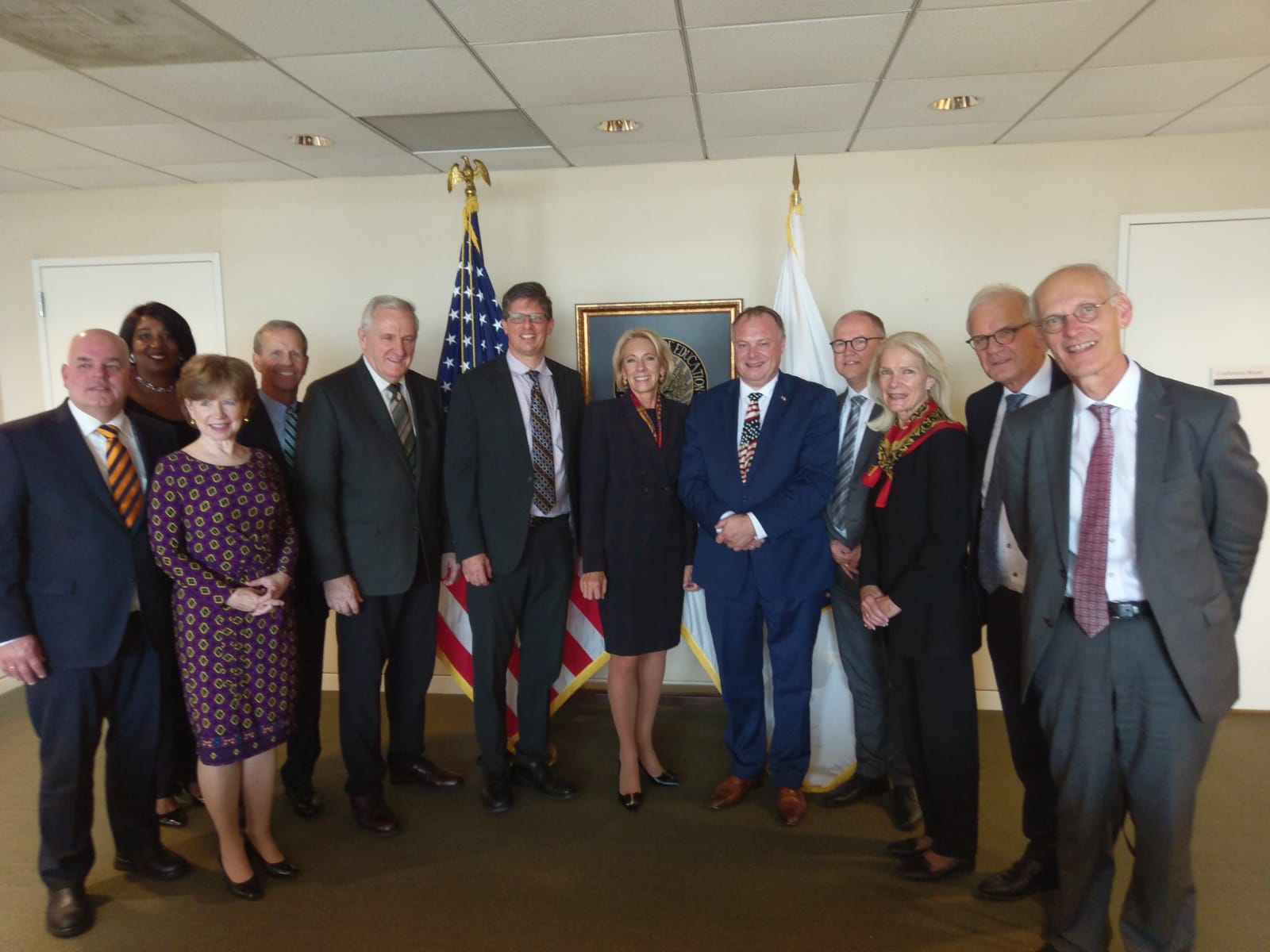 Onze vrijheid van onderwijs spreekt de Amerikaanse minister van ...